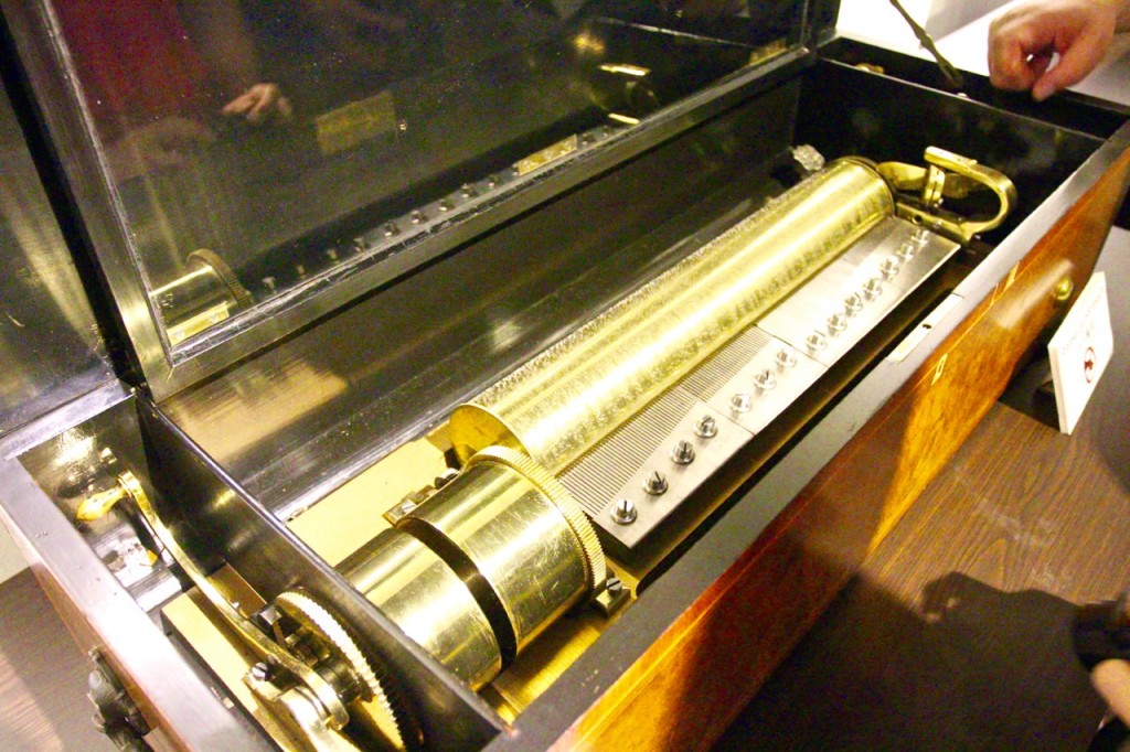 Treasures of the Singapore Musical Box Musuem - TGH Photography and ...